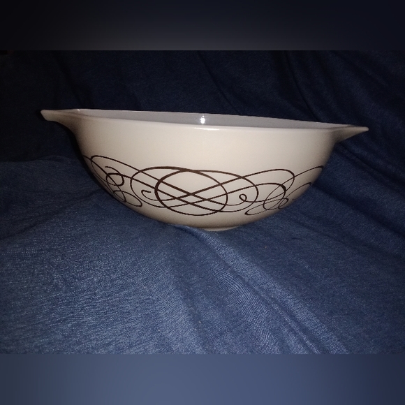 Pyrex | Kitchen | Pyrex Promotional Deluxe Golden Scroll 444 ...